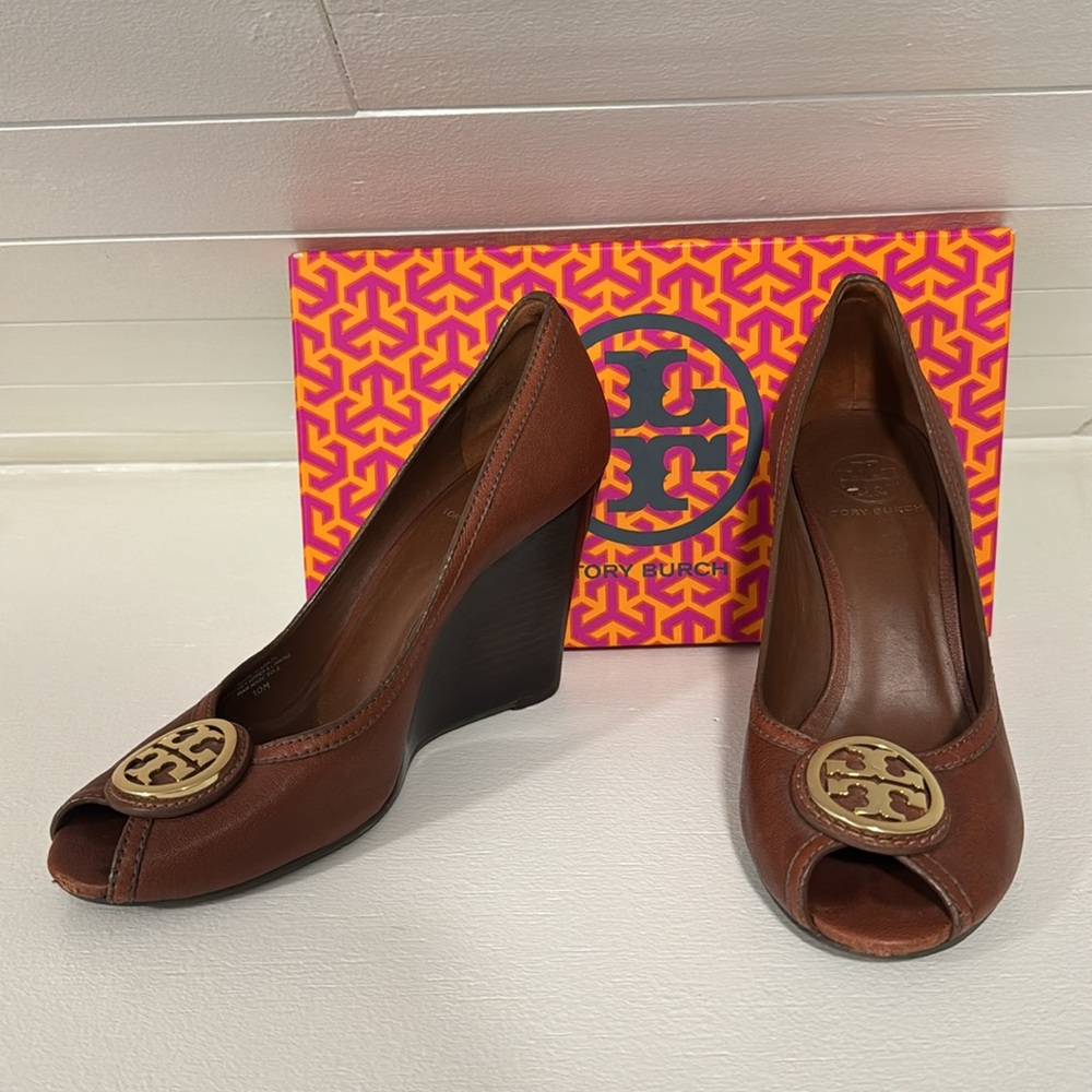 100% Authentic Tory Burch Wedge - Gem